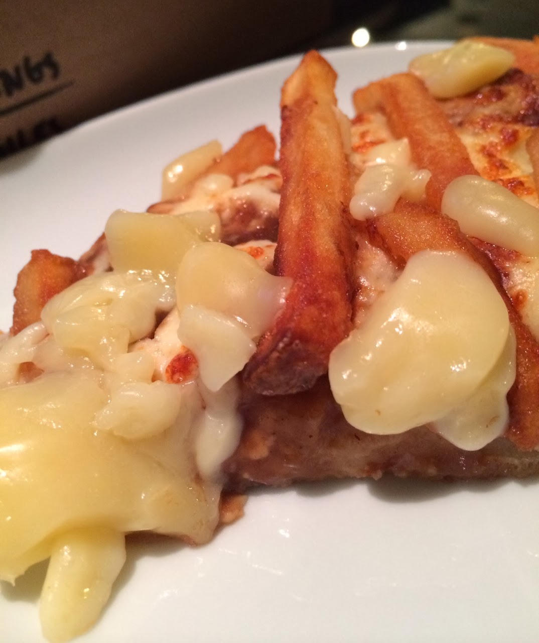 Poutine Pizza From Pizza Hut / ピザハットのプーティンピザ ~ I'm Made of Sugar ...