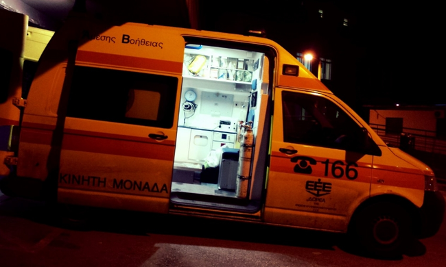 ΠΩΣ ΚΑΤΑΝΤΗΣΑΜΕ ΕΤΣΙ ΡΕ; ΤΡΙΚΑΛΑ: ΜΑΝΑ ΚΑΙ ΠΑΙΔΙΑ ΚΡΑΤΟΥΣΑΝ ΤΟΝ ΝΕΚΡΟ ...