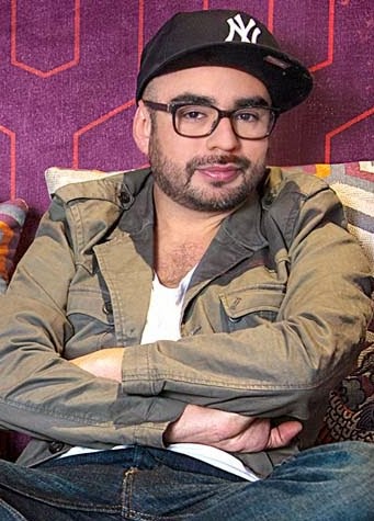 El Lavadero de las Muñecas: SANDOVAL ESTRENA EL VIDEOCLIP DE 'QUIERO SABER'