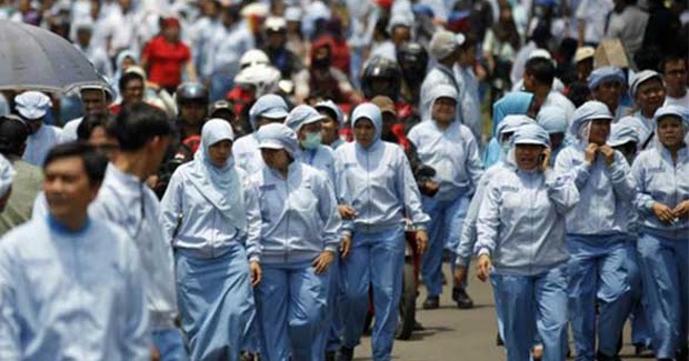 1.200 Buruh Pabrik Terancam PHK Dampak Pandemi Covid-19 - LOKER KARAWANG 2021