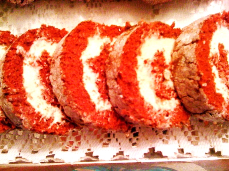 Sweet Tea and Cornbread: Red Velvet Cake Roll!