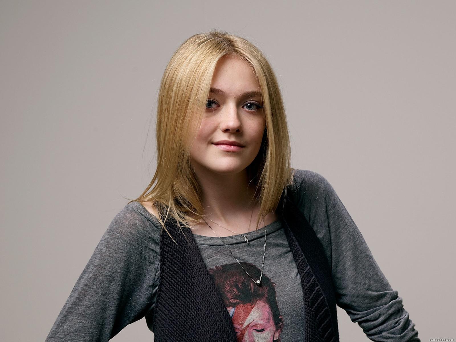 Dakota Fanning ~ DISNEY STAR UNIVERSE