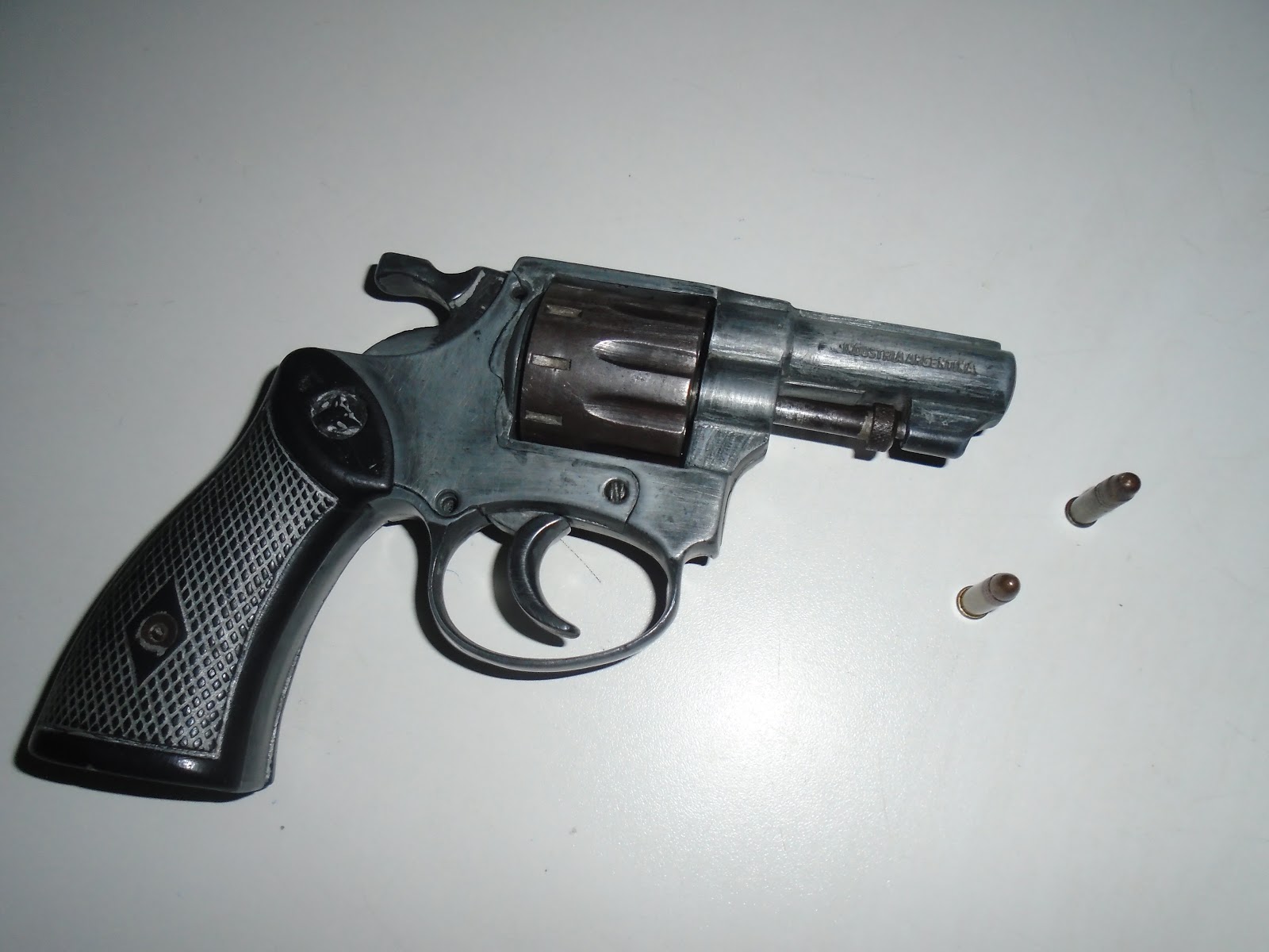 ADOLESCENTE É APREENDIDO PORTANDO UM REVOLVER DE FABRICAÇÃO ARGENTINA