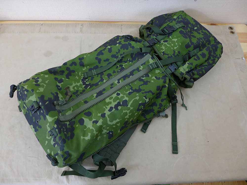 Webbingbabel: Danish Army Carl Gustav 84mm Ammunition M/96 Backpack