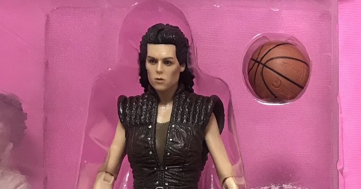 Super Punch: NECA's making an Alien Resurrection Ripley with basketball