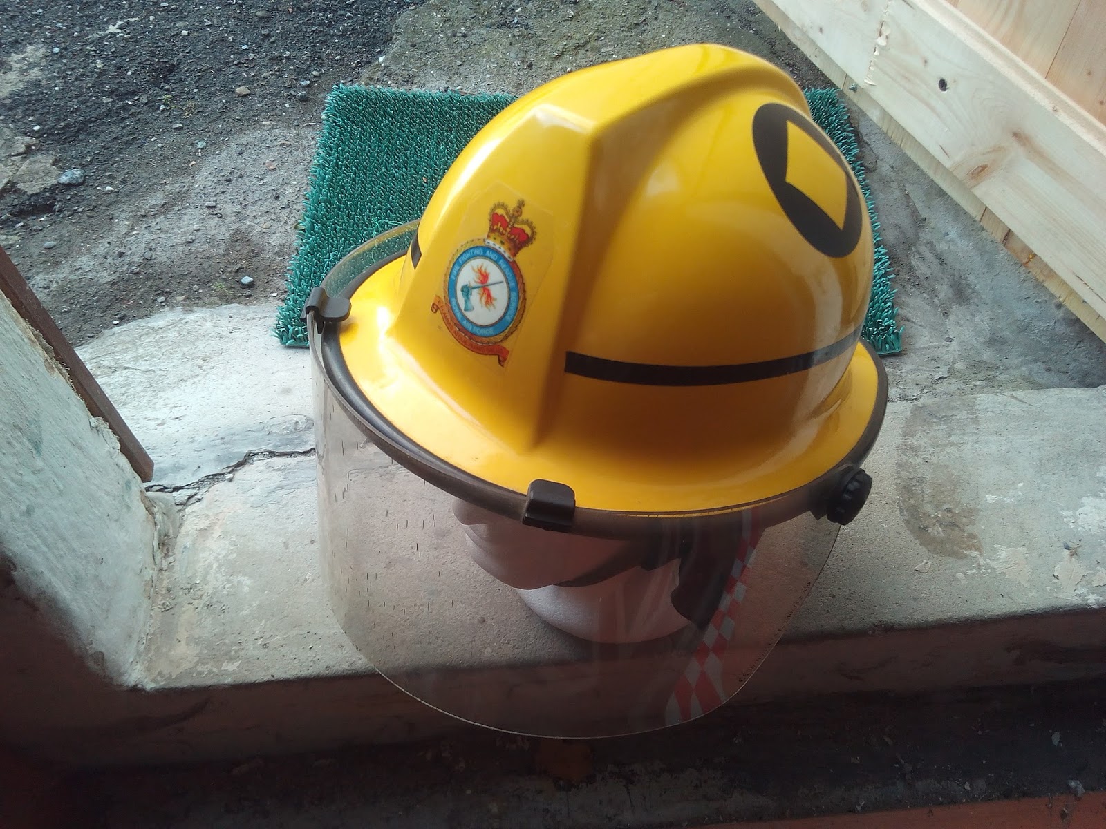 World Firefighter Helmets: Il Casco Cromwell F 500 del Fire and Rescue ...