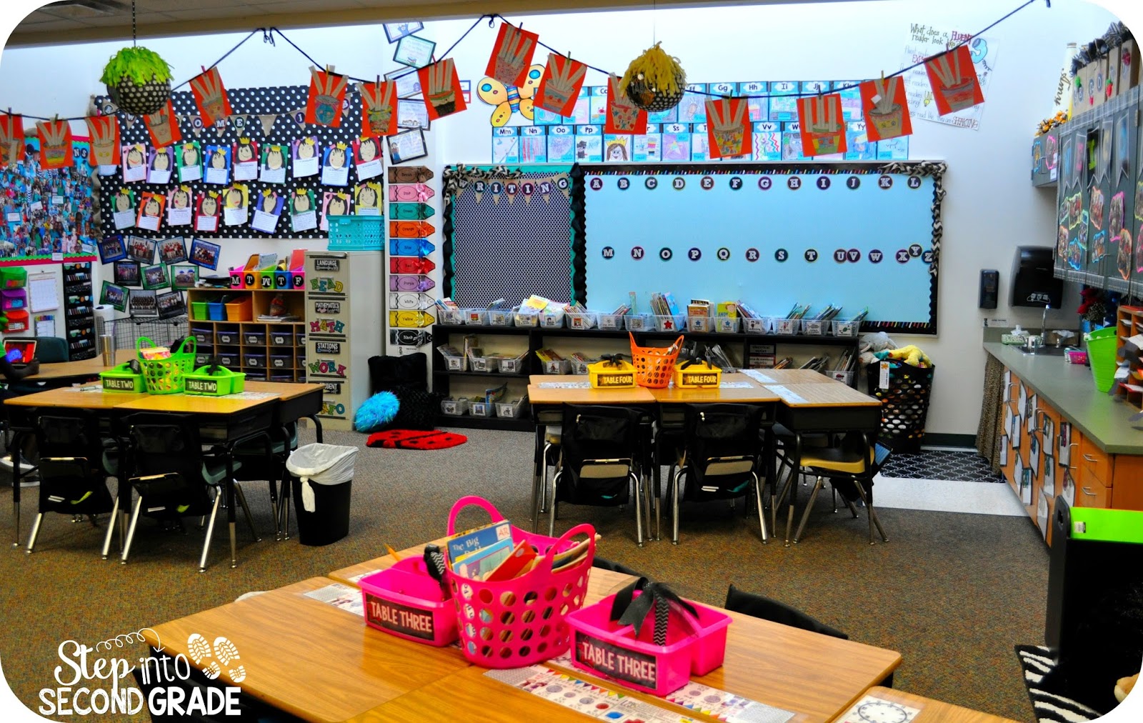 Step into 2nd Grade with Mrs. Lemons: My Classroom