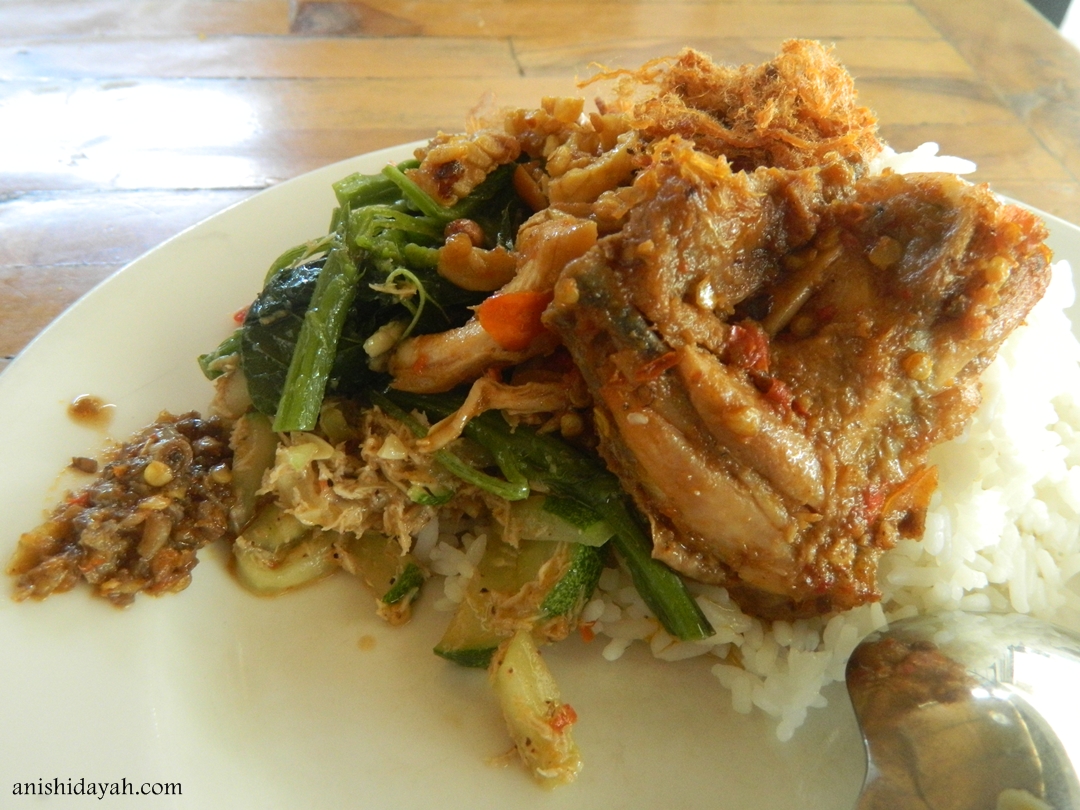SangPetualang: Jukut Undis Sanur, Masakan Bali Khas Buleleng