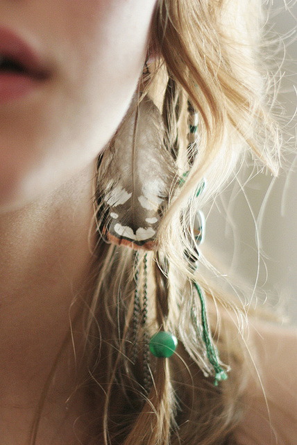 Love My Hairstyle: DIY: Summer Feather Hair Accessories