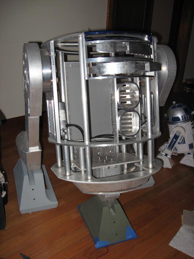 Paul's Second R2-D2 Build: Aluminum Utility Arms installed