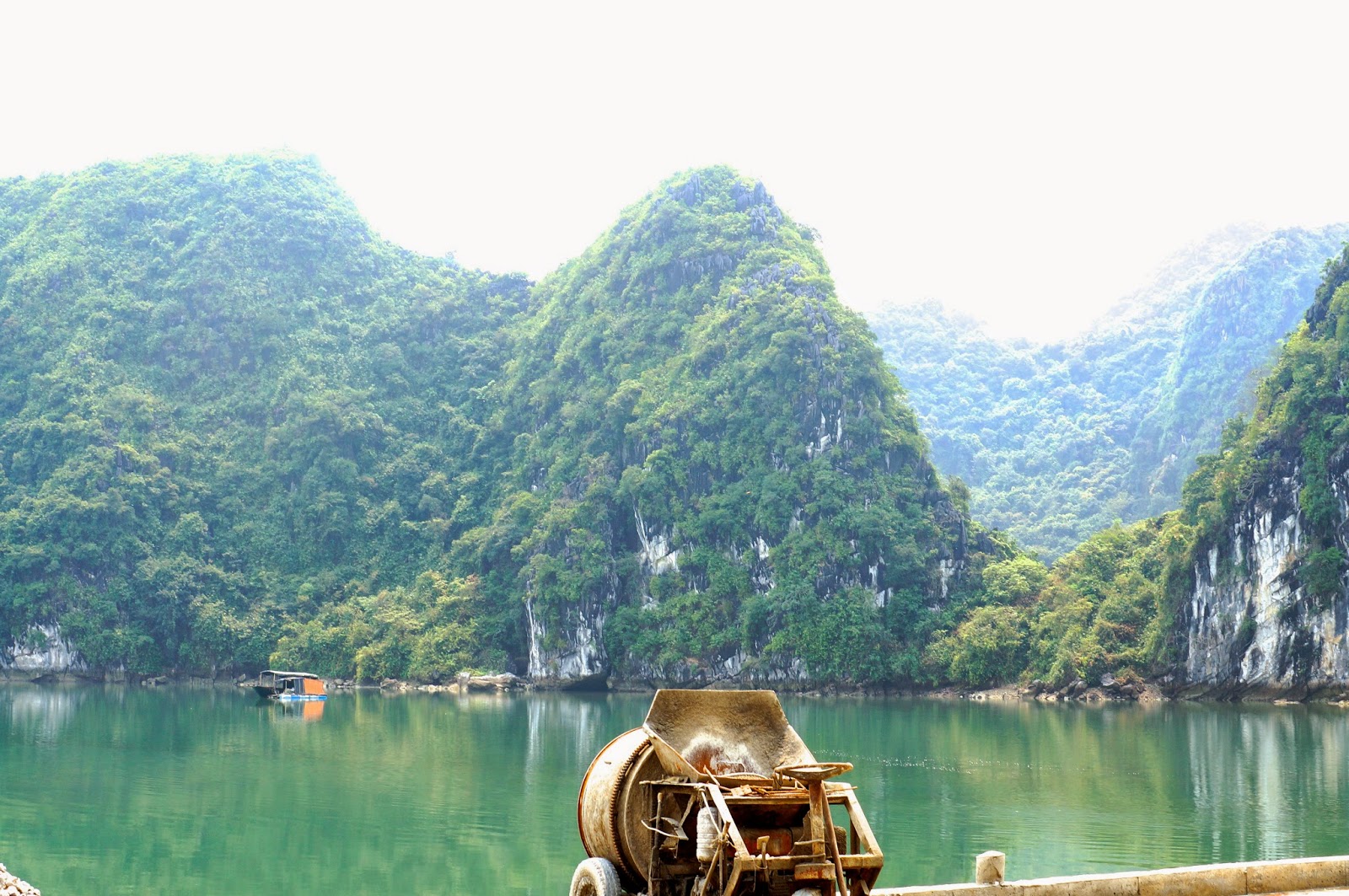 Emtalks: Travel Update 3: Halong Bay and Island Exploring!