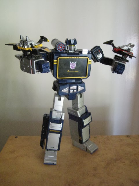ChCse's blog: Toy Review: Transformers Masterpiece Soundwave w ...