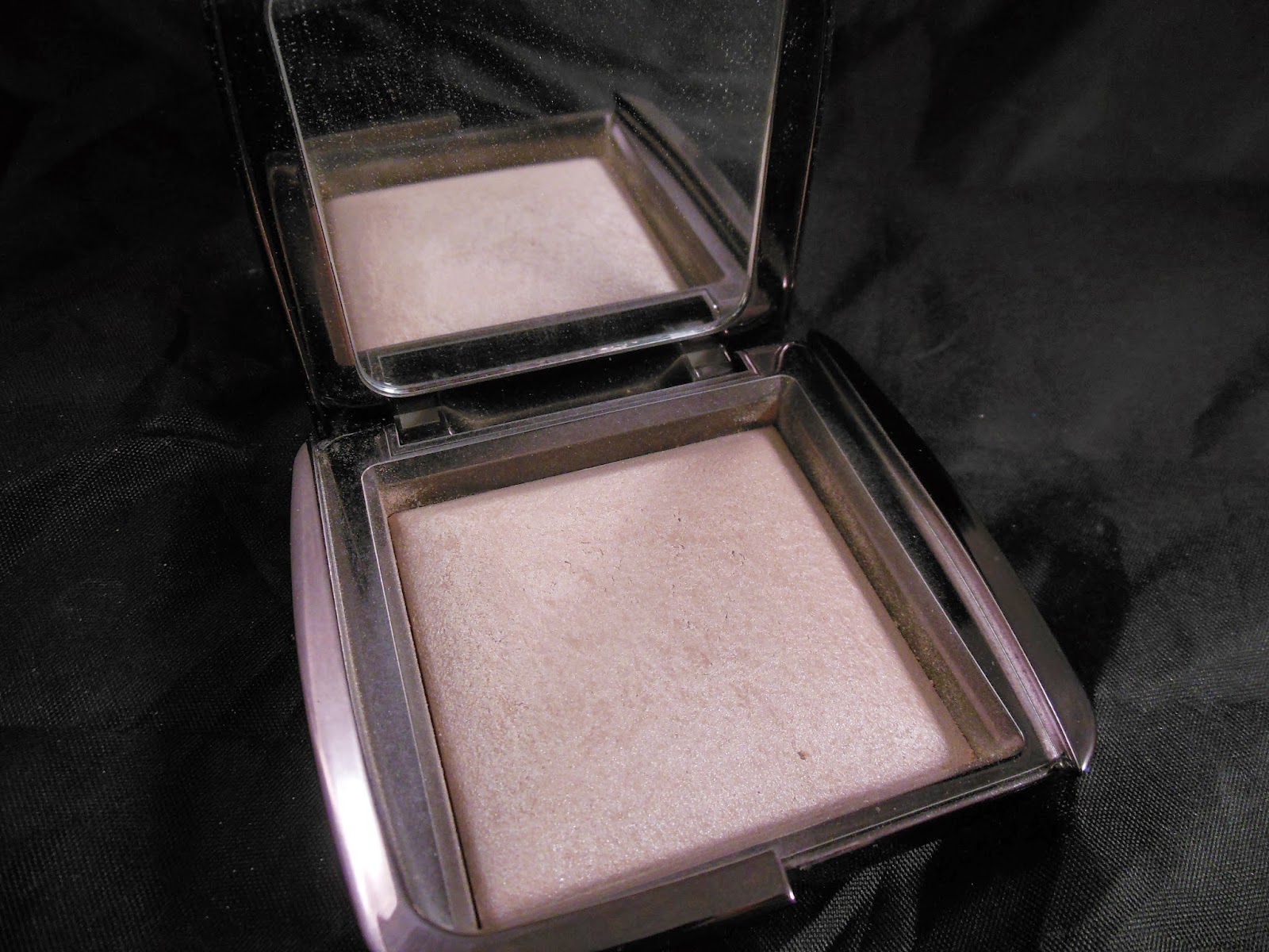 Reviews: Hourglass Ambient Lighting Palette/Powders Review and Swatches!