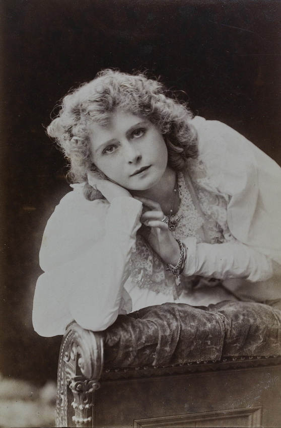 Antique and Classic Photographic Images: Miss Mabel Love, 1893