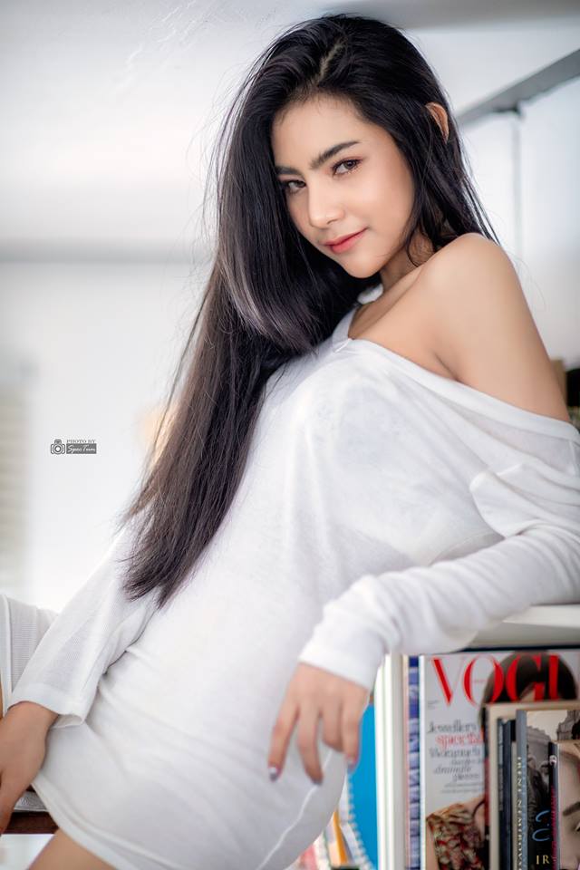 Model : Nenne - CEWEK PANAS