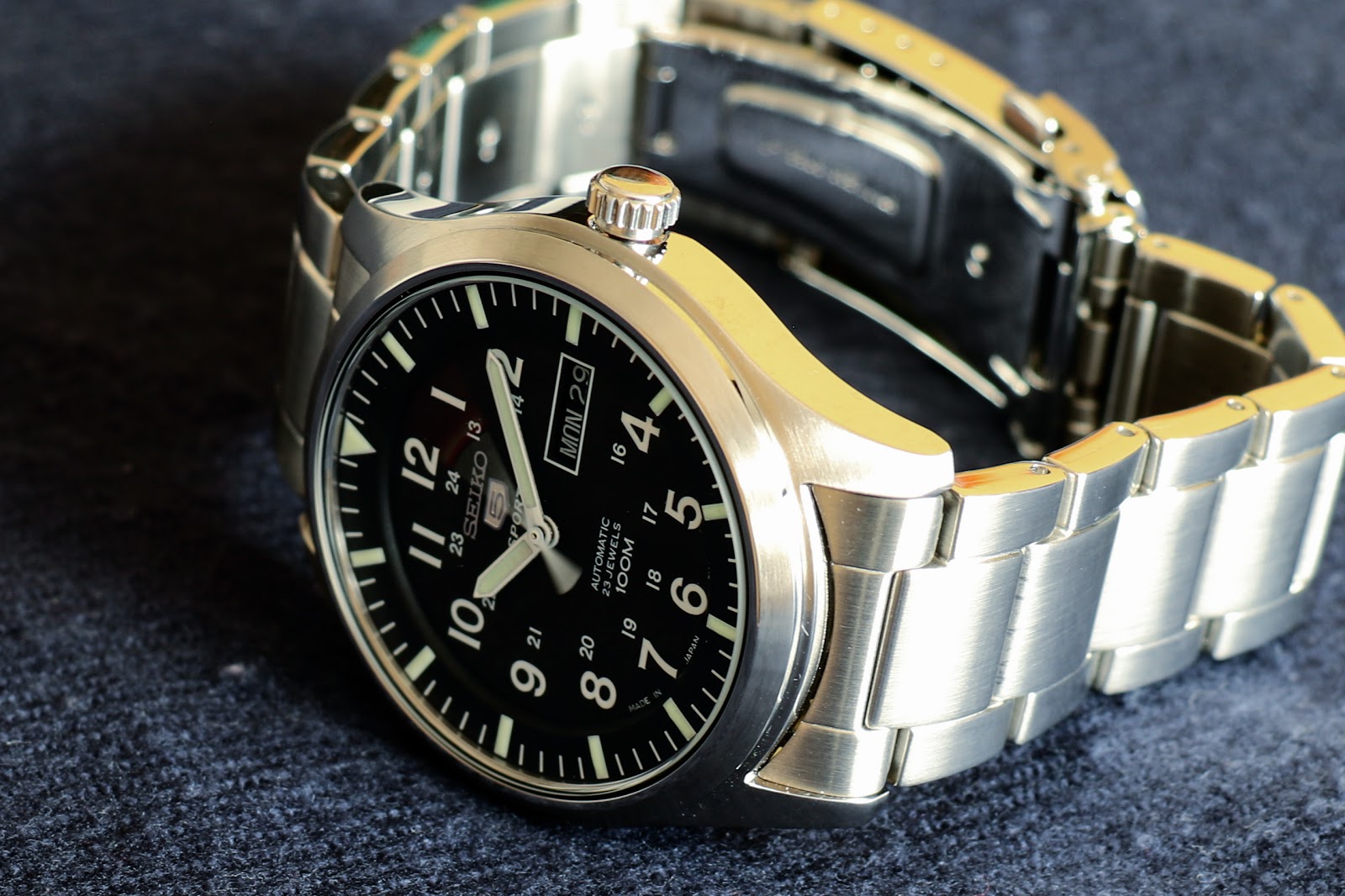 機械式ミリタリーウォッチ【セイコー5 SNZG13J1】レビュー|ウォール外