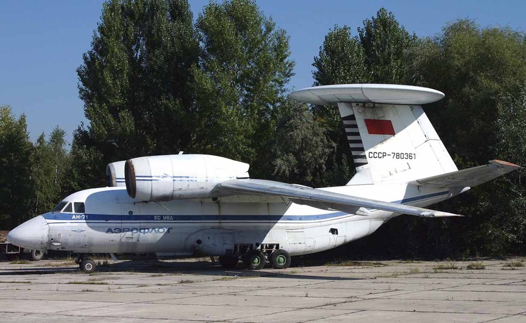 FDRA - Fuerza Naval: Aviación naval: AWACS embarcado Antonov An-71 (URSS)