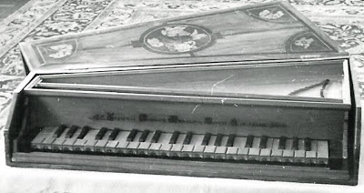 The Hans Adler Collection of Early Instruments: Menegoni Virginal or ...