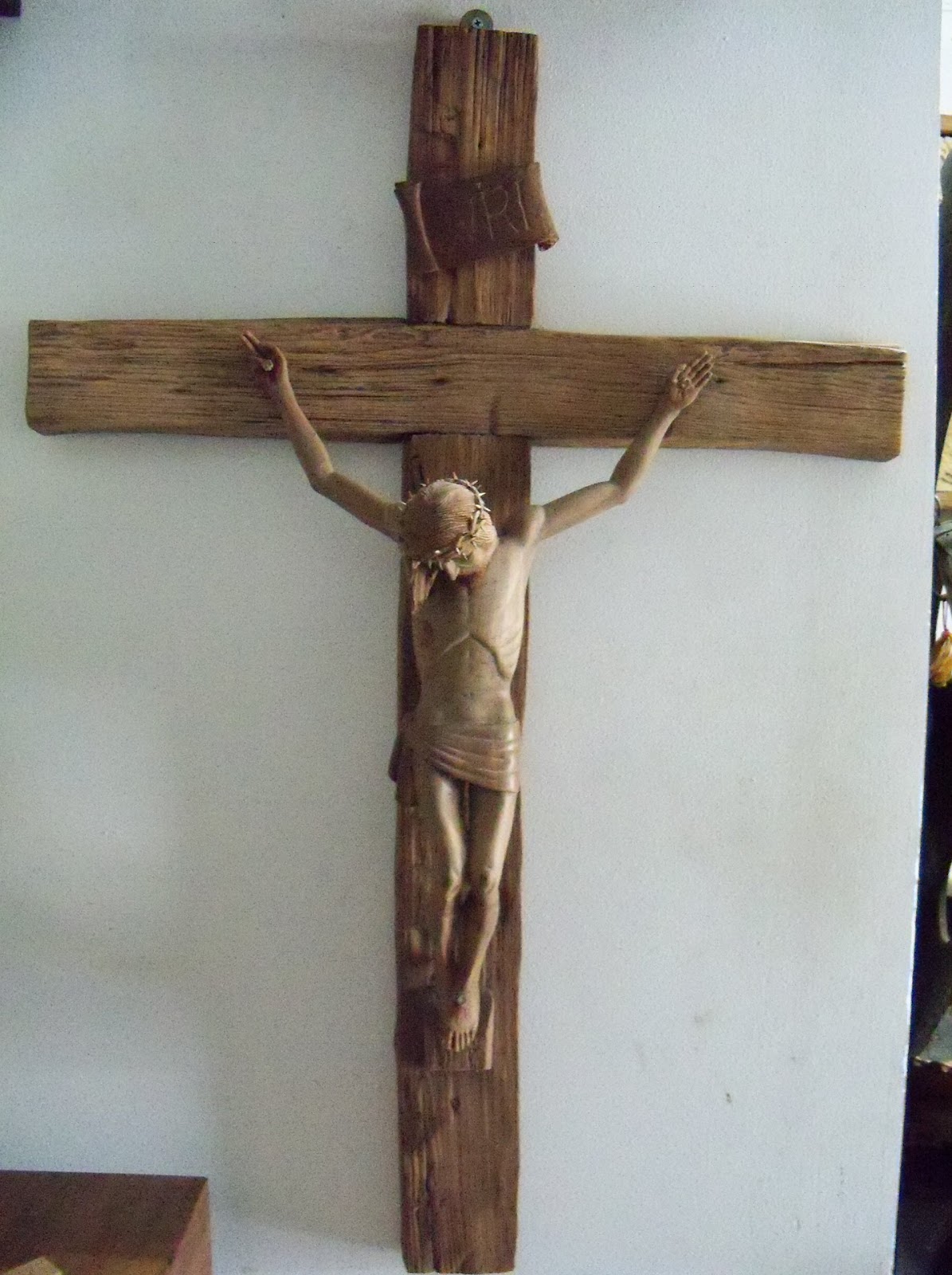 Benda Rohaniku: Salib Kayu Jati Antik