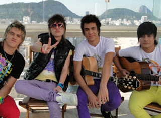 Fc @Restart_s2_F: QUEM É UMA ABERRAÇÃO DA NATUREZA? LOBÃO OU A RESTART?