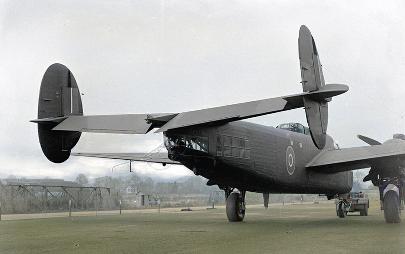 FDRA - Fuerza Aérea: Avión de transporte: Armstrong Whitworth A.W.41 ...