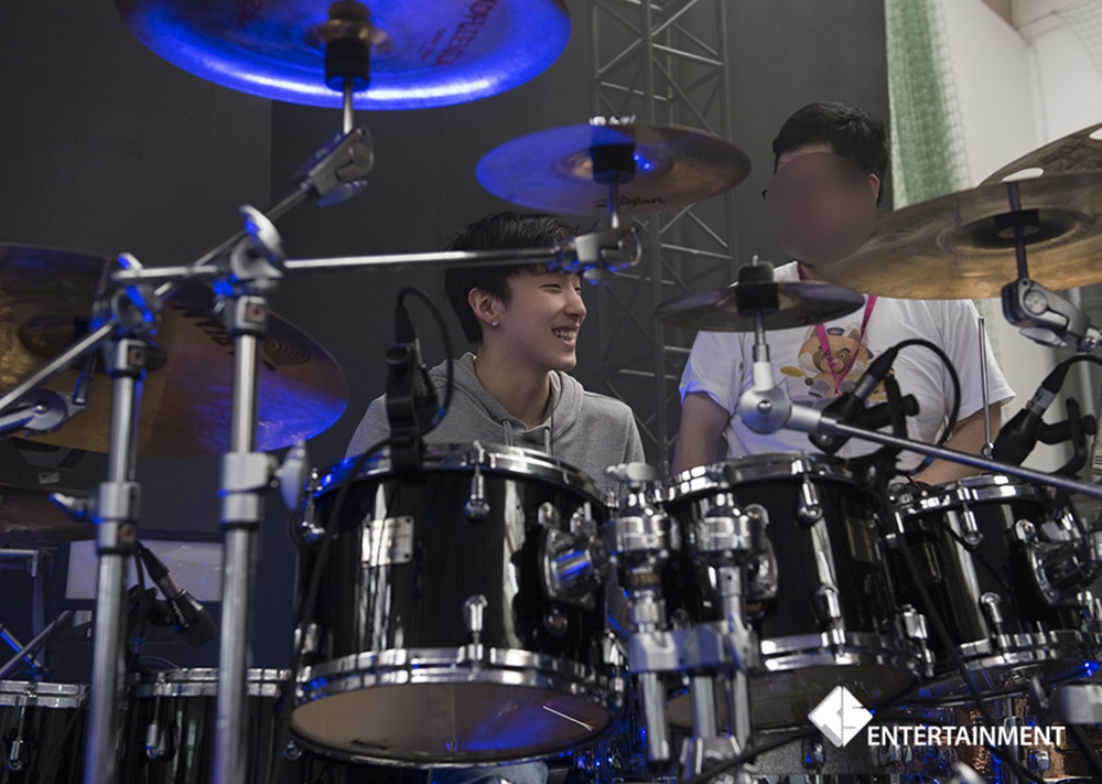 BYS: [NAVER] BAP LOE 2016 Europe Awake Photos Part 2