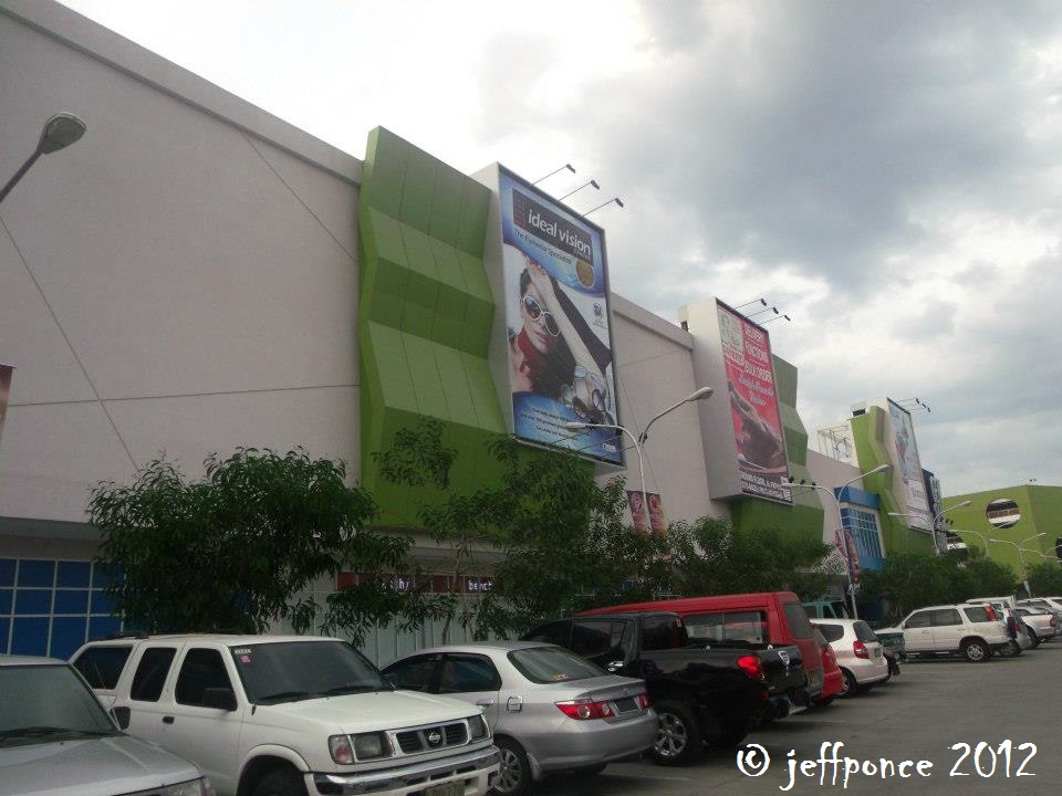 Bisayang Manlalakbay around the Philippines: Roaming Around SM City Gensan