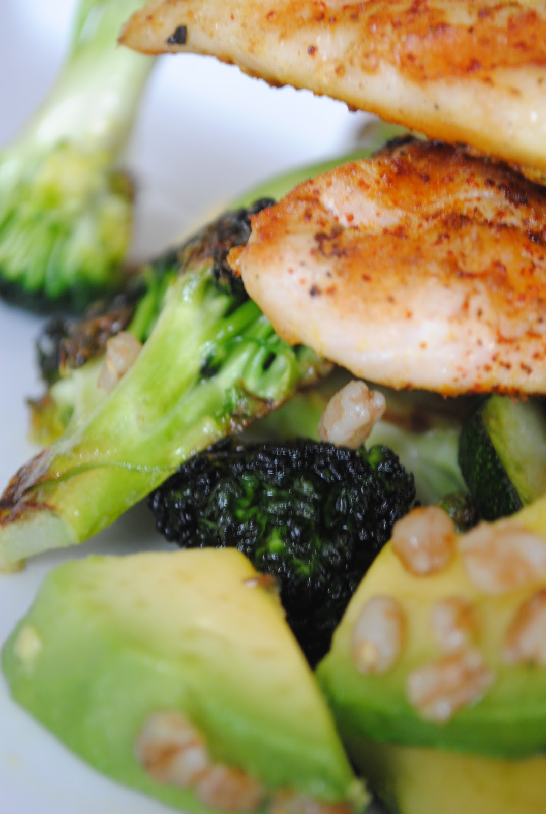 Saras delikatesser: Grillad kycklinginnerfilé med gröna tillbehör