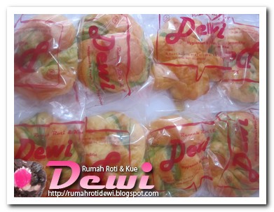 Roti manis (Rumah Roti Dewi) ~ Rumah Roti Dewi
