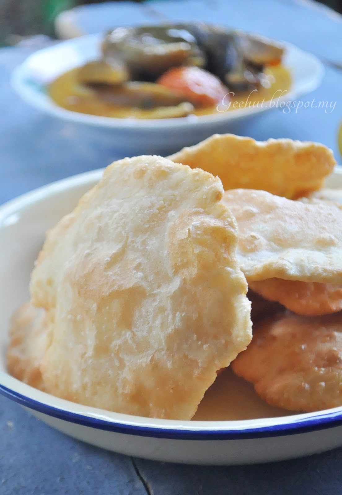 GeeHut: Roti puri kari terung