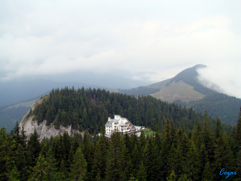 Manastirea Sihastria Rarau: Imagini si Peisaje cu Muntele Rarau