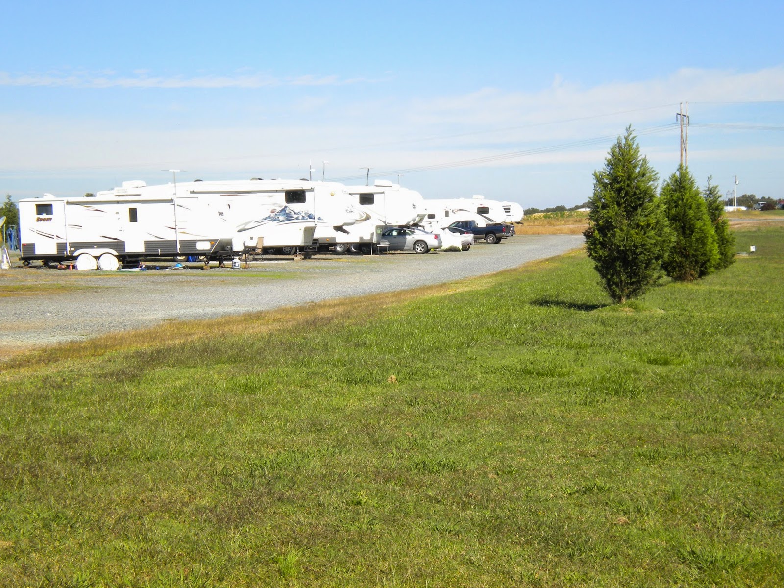 Blaine's Barks: Dickens RV Park and A Visit With Mike, Gina And Family