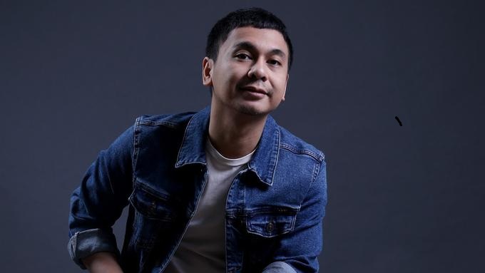 Biodata Raditya Dika - Profil ,Foto ,Biografi dan Karir - Hang Guru