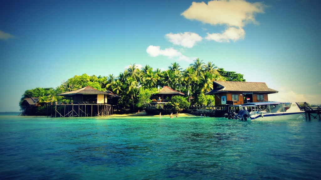 Lewat Balikpapan atau Tarakan, Pulau Derawan Tetap Menawan ...