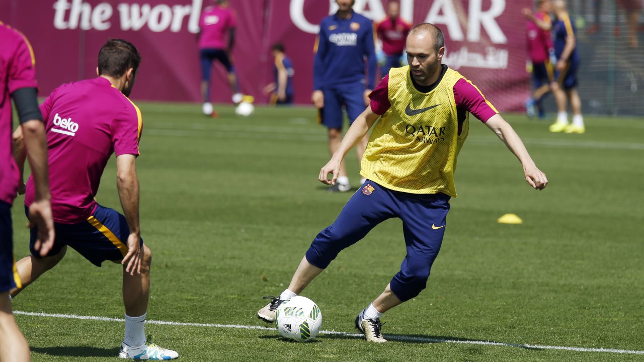Barcelona and Sevilla Train With €50 Balls Ahead of Copa del Rey Final ...