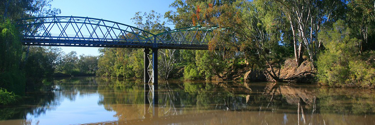 Jo & Stephen & a 4x4