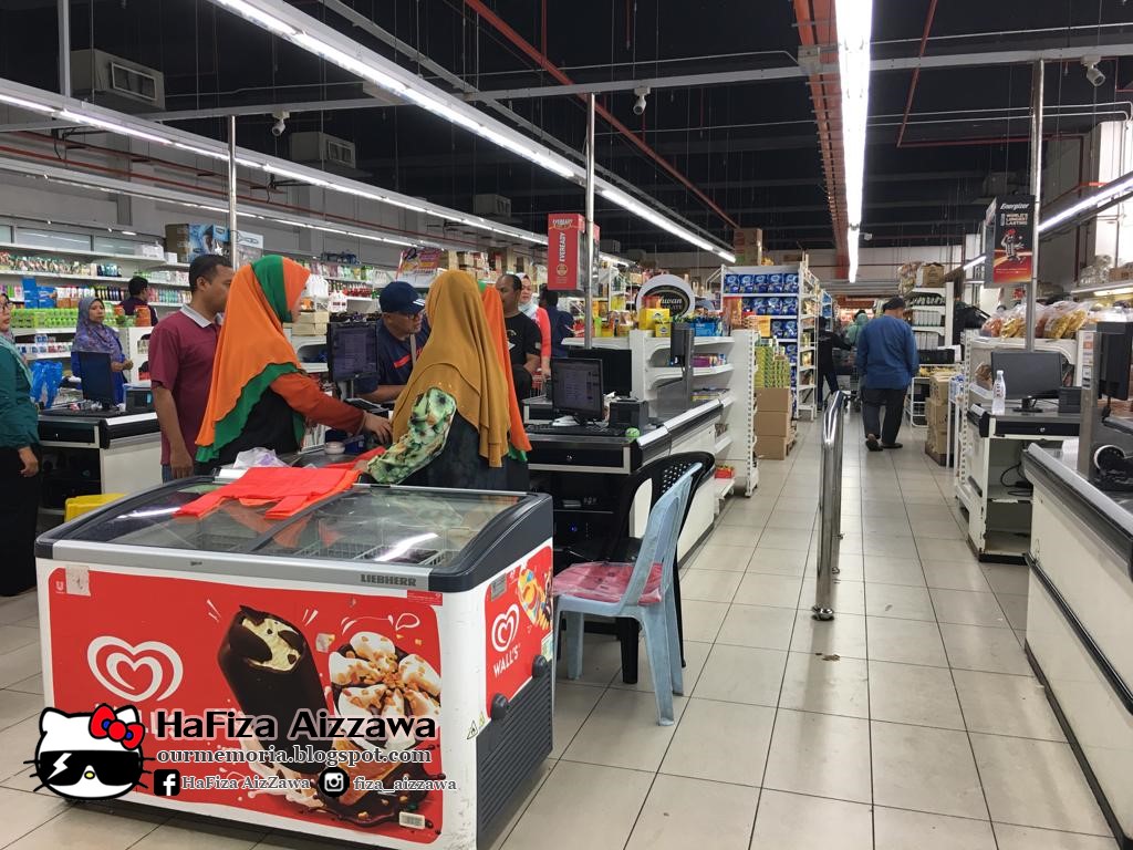 Membeli belah di Pasar Raya Ikhwan, Sg. Buloh