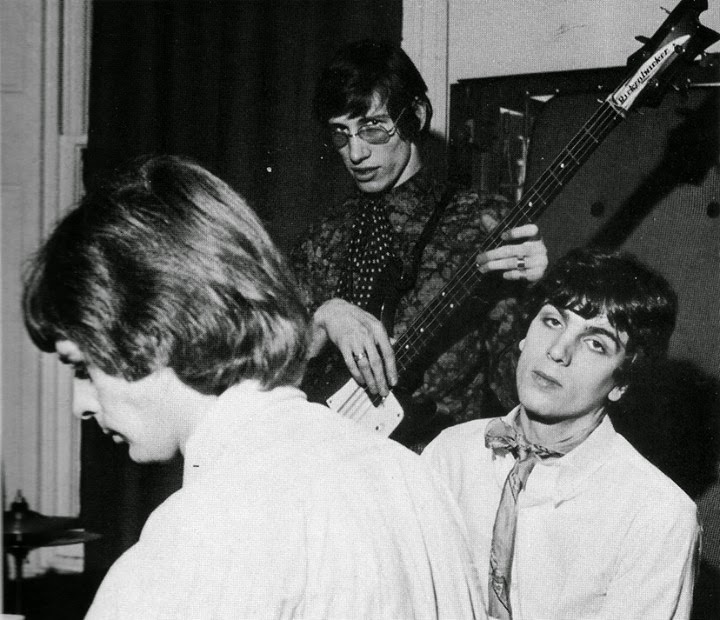 Syd Barrett en español: Solo En Las Nubes: Noticias - ¡¡Autógrafo De ...