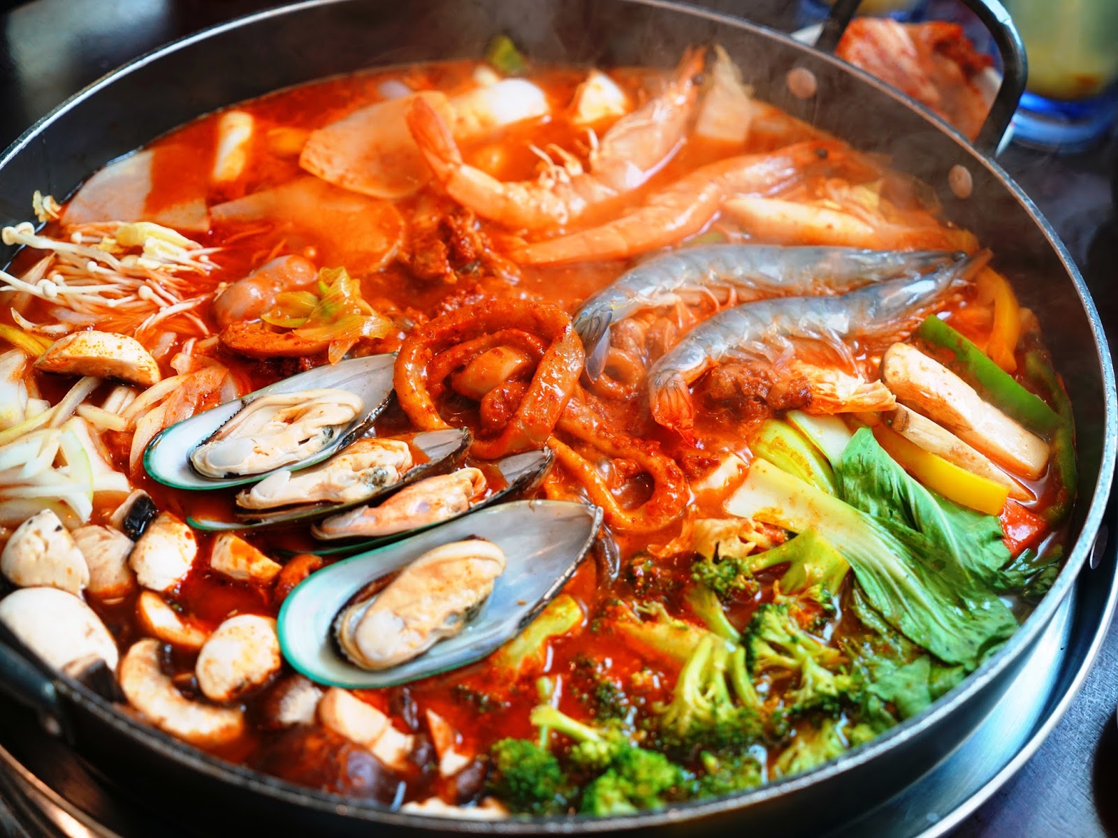 PinkyPiggu: Yoogane, The Korean Chicken Galbi Restaurant At Bugis ...