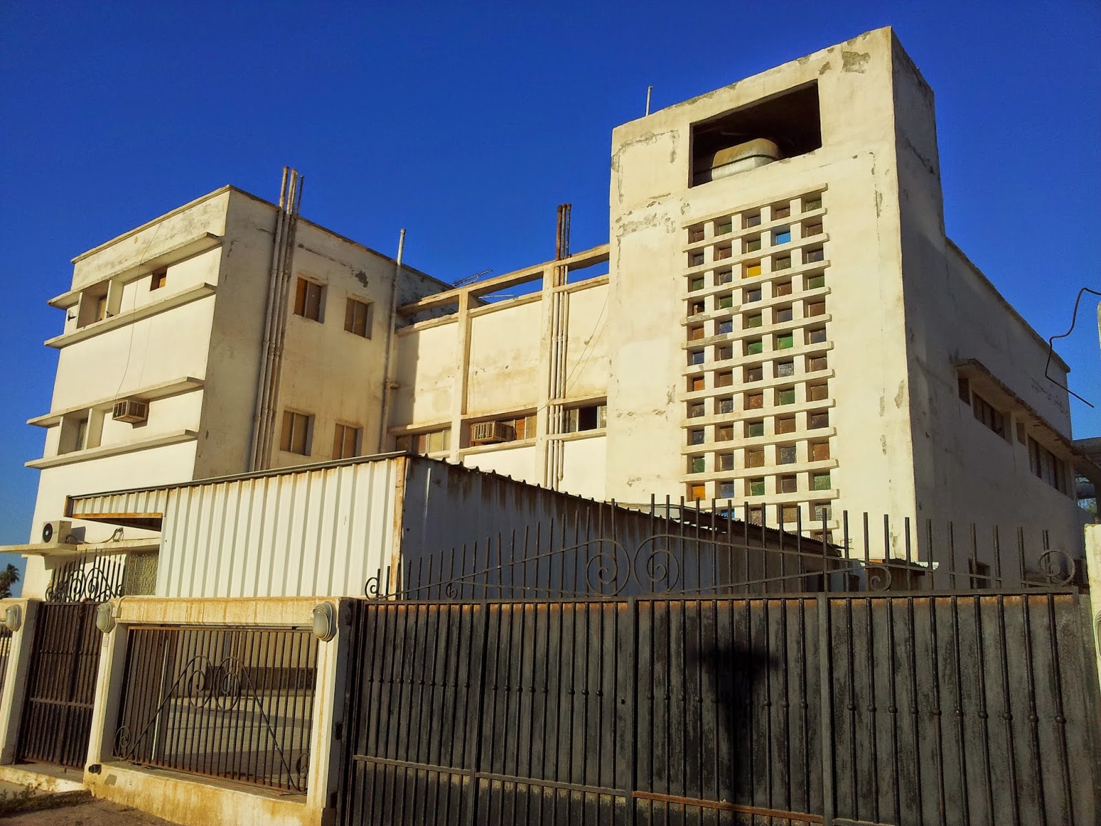 Life in Kuwait Blog: Collection of old Kuwaiti houses - Kuwait City