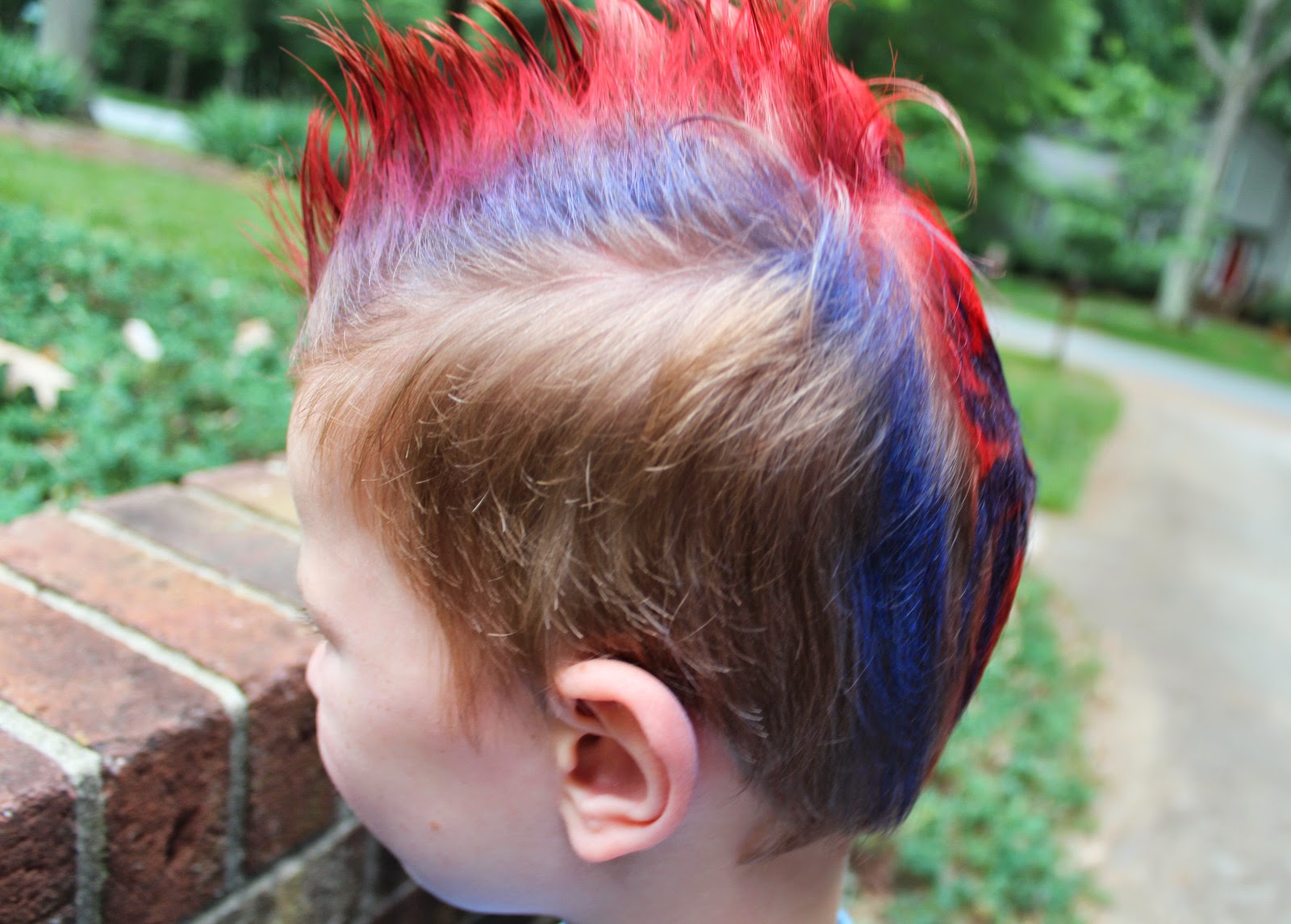 The Harris Sisters: Superhero Crazy Hair DIY