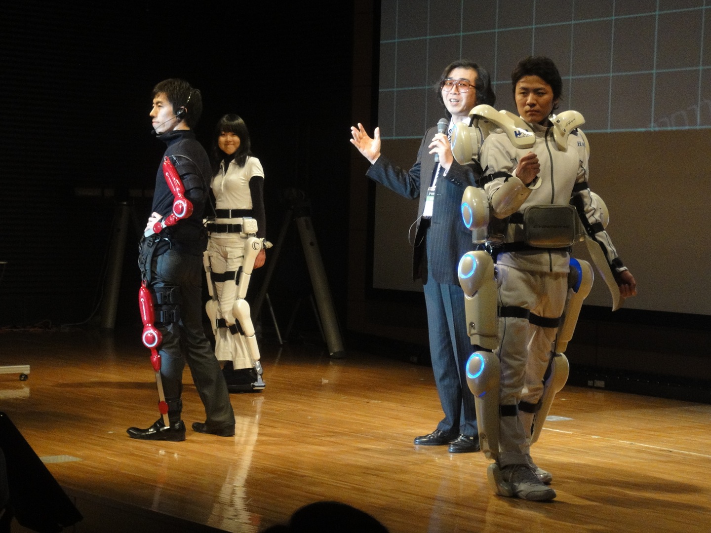 REHABILITACIÓN Y MEDICINA FÍSICA. Mirando al futuro.: HAL, exoesqueleto ...