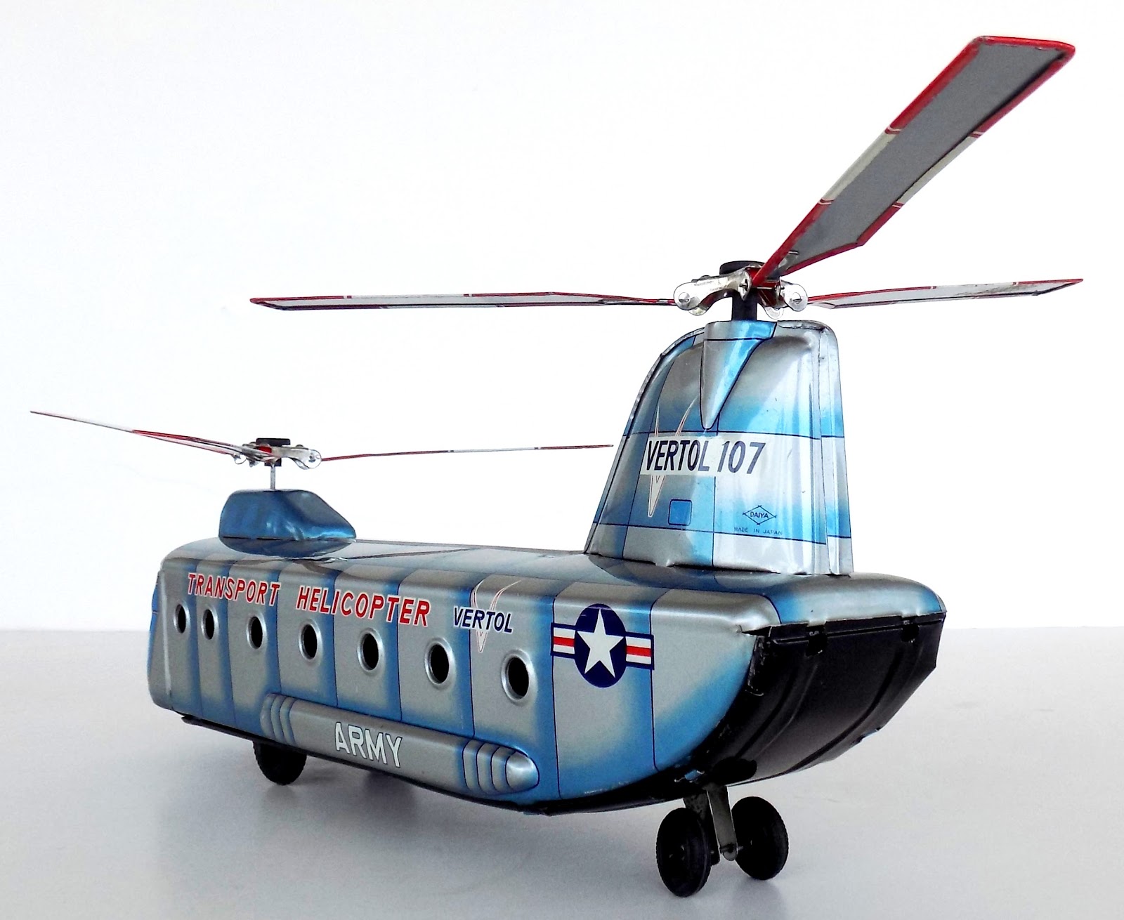 Toys and Stuff: Japan - Daiya Tin-litho Vertol 107 (CH-47 Chinook ...
