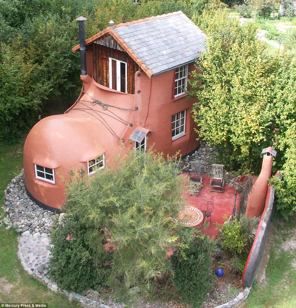 Design Stack: A Blog about Art, Design and Architecture: The Boot ...