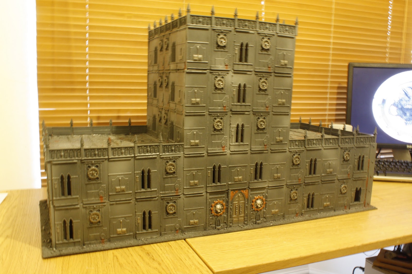 A Guardsman's Guide to Glory: Apocalypse Terrain: Hab Block Complete!