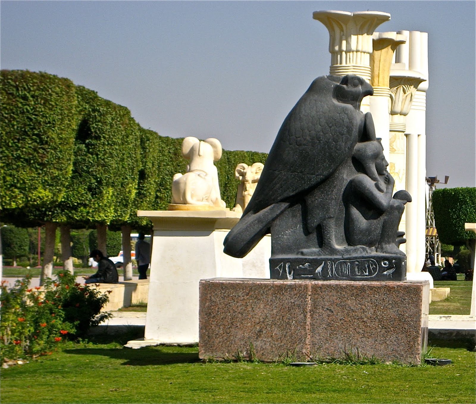 Riphenburg/Egypt: October 6 University