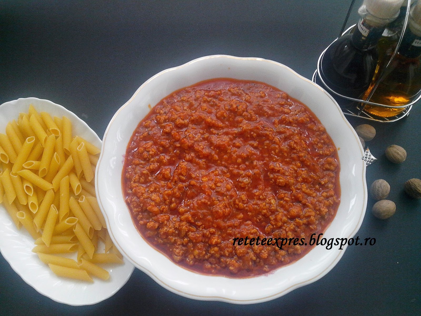 RETETE - EXPRES : SOS DE CARNE PENTRU PASTE / RAGU BOLOGNESE
