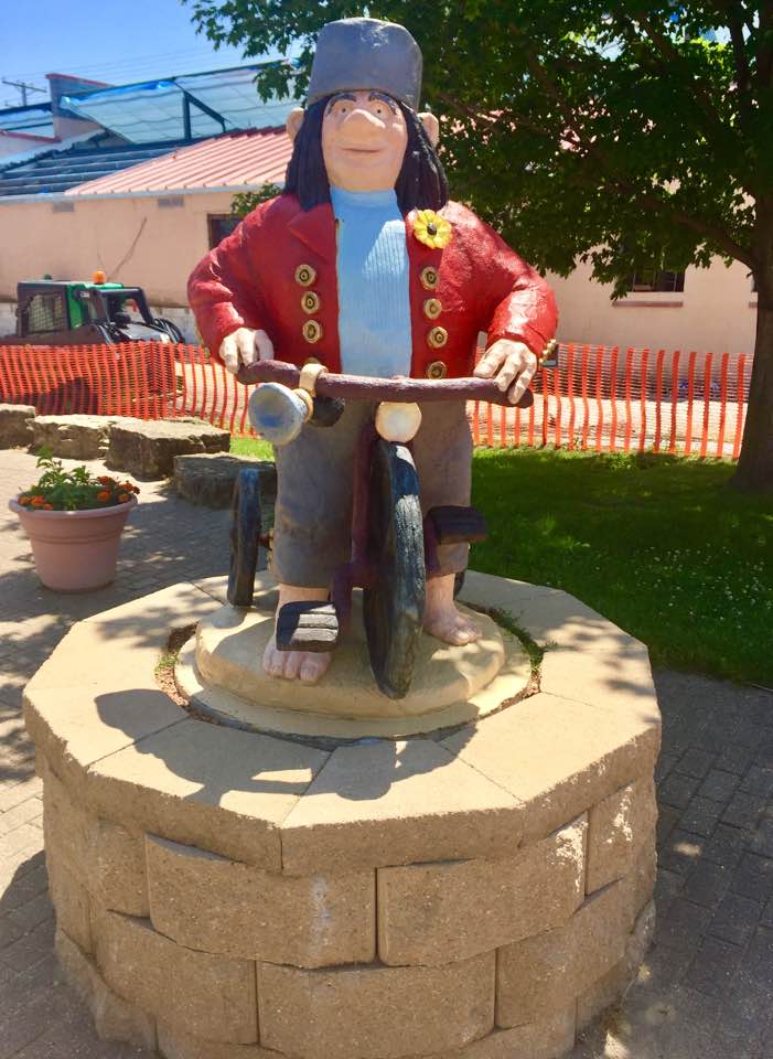 Will travel for beer and art: Beer and Tots at The Grumpy Troll