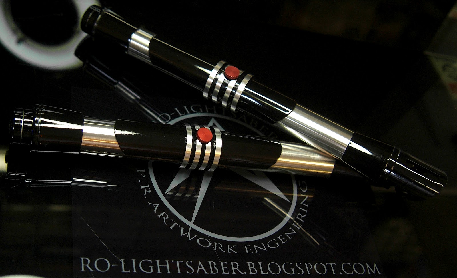 RO-LIGHTSABERS: Starkiller TFU2 Lightsaber