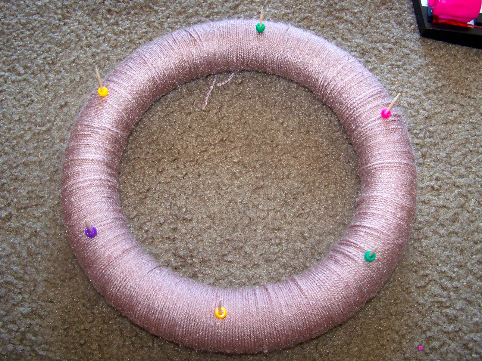 Crafty Confessions of a Brainy Mom: Fun Pinwheel Wreath